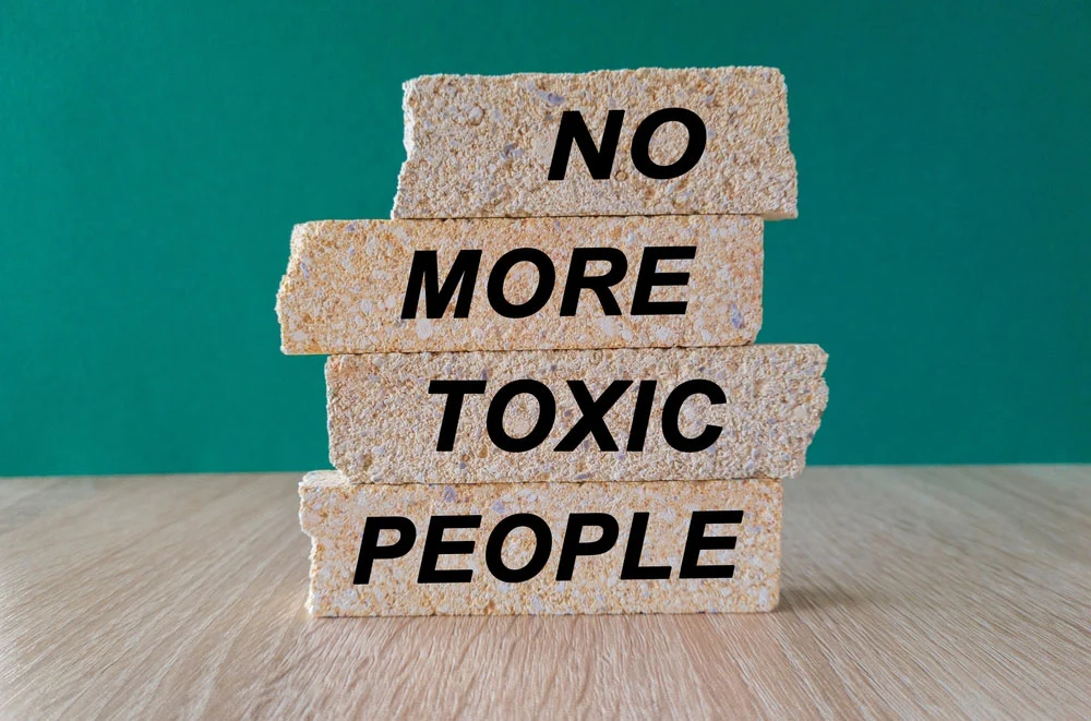8 Signs You Were Raised by a Toxic Mother